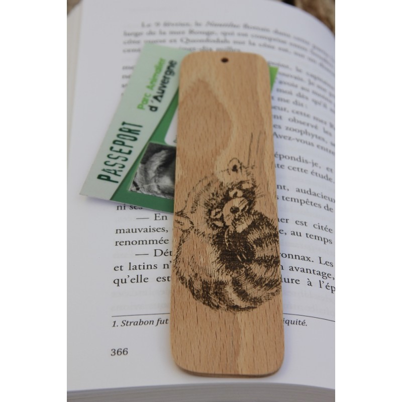 Marque page en bois panda roux